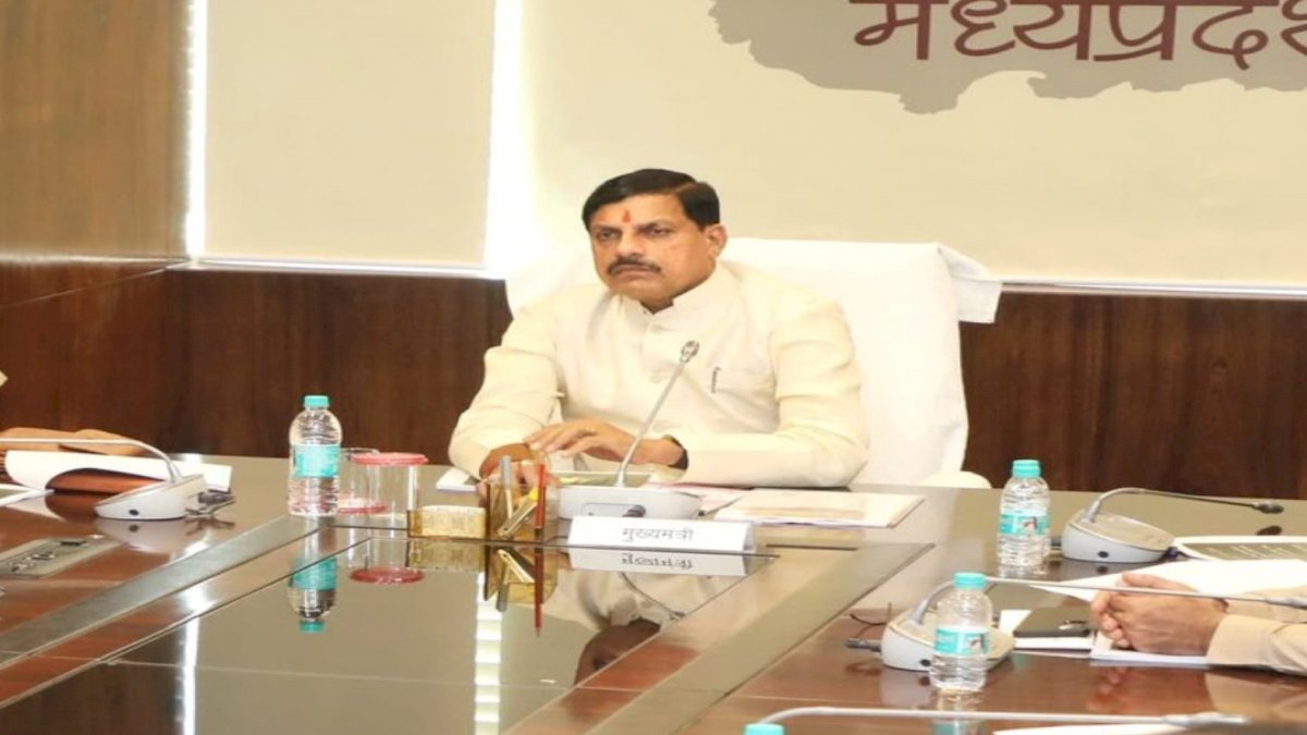 MP में बड़ी प्रशासनिक सर्जरी, देर रात 14 IAS अफसरों का तबादला, सुदाम खाड़े जनसंपर्क आयुक्त बने ...