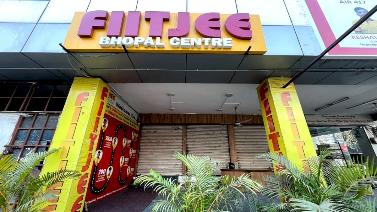 देशभर में बंद हुए FIITJEE के कोचिंग सेंटर्स, स्टूडेंट्स से एडवांस फीस वसूल संस्थान पर लगाया ताला ...